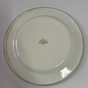 Hearth & Hand | Dining | Hearth Hand With Magnolia Porcelain Enamelware ...